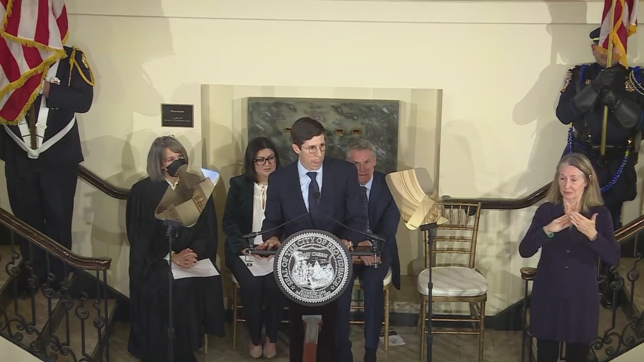 Brett Smiley sworn in as Providence’s 39th mayor – WPRI.com