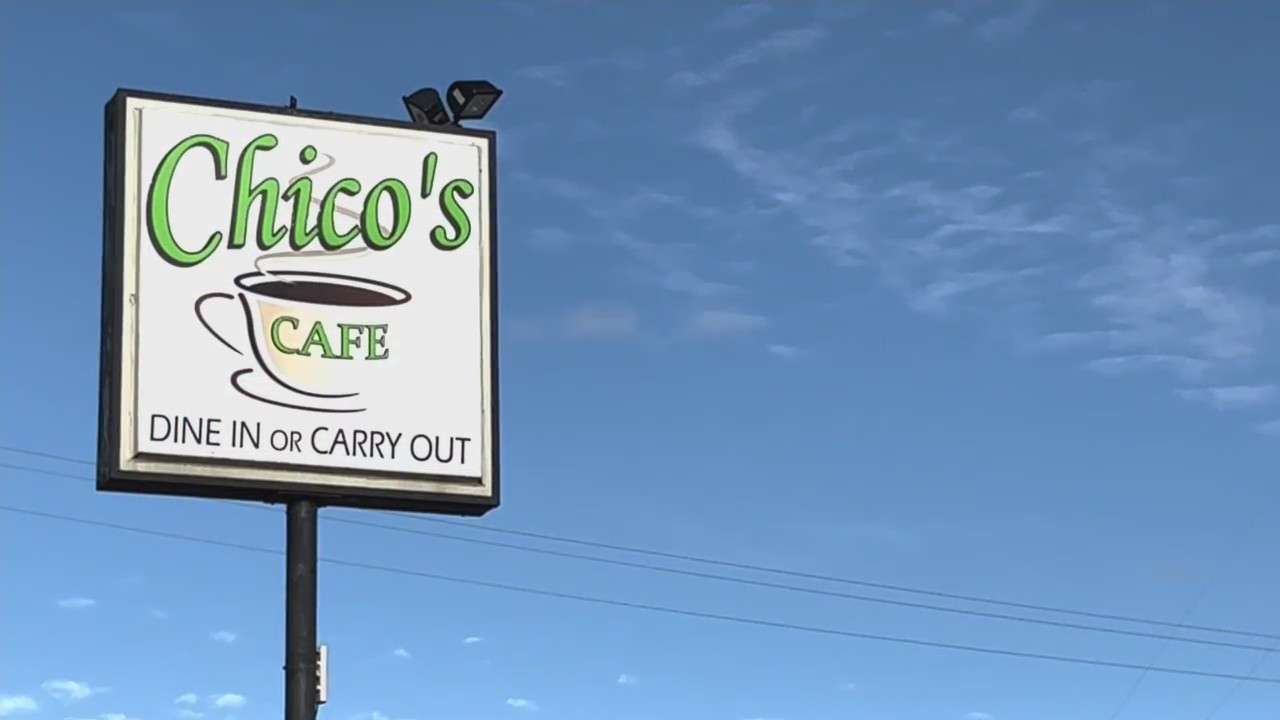 Fox Valley café provides free Thanksgiving meal while fundraising for a ...