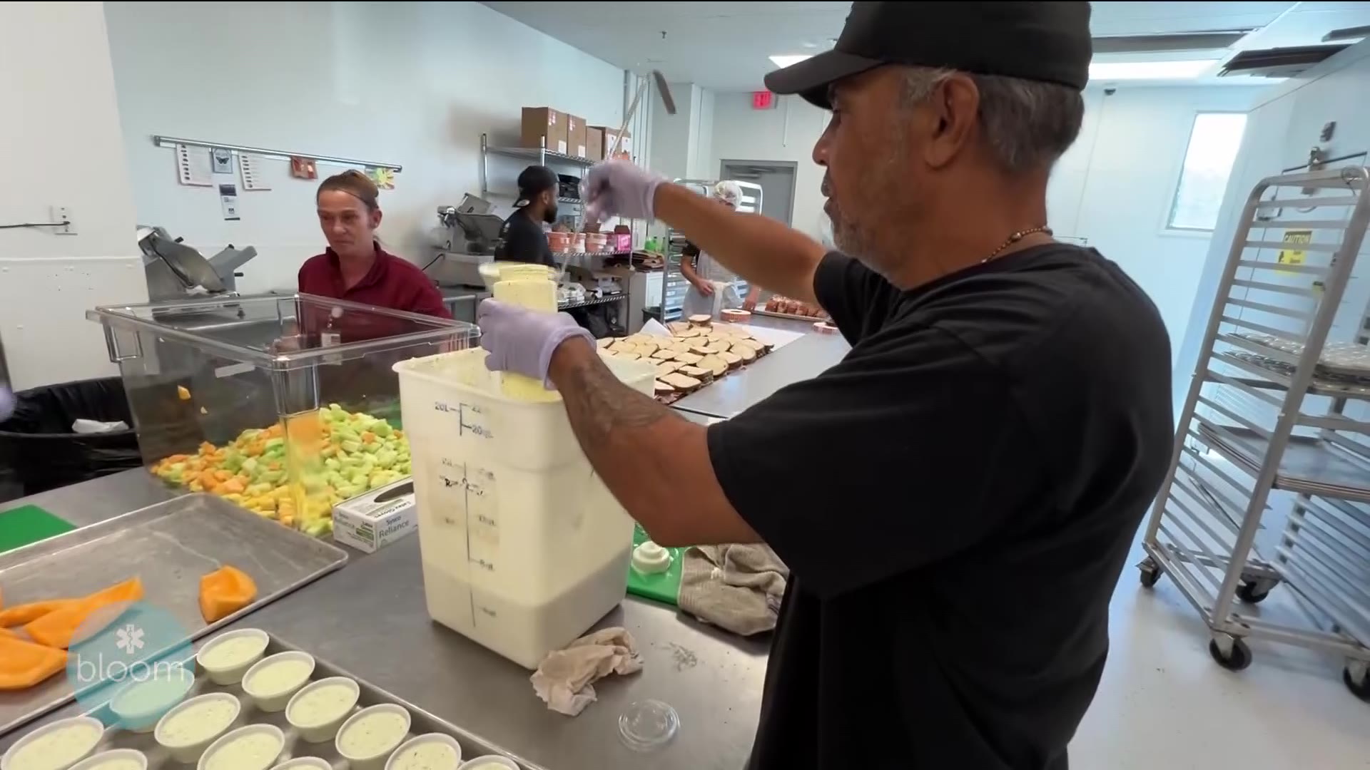 Metropolitan Ministries culinary students’ level up holiday meals – WFLA