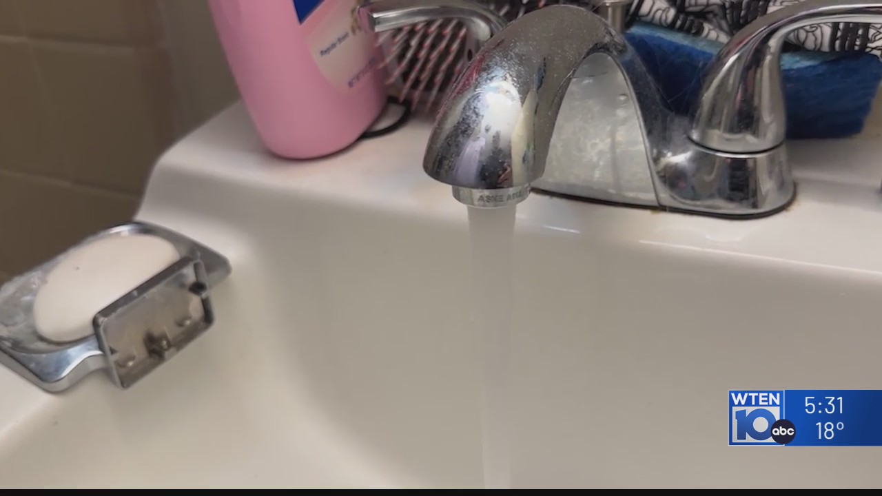 Parkview tenants say hot water not working – NEWS10 ABC