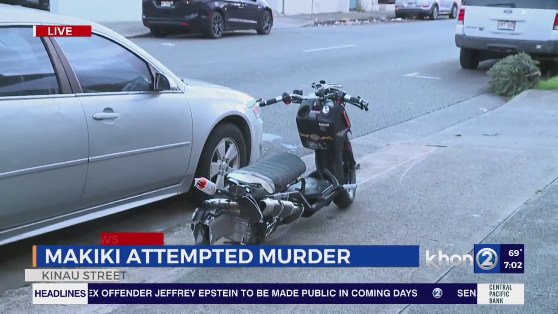 Car strikes moped in attempted murder in Makiki, suspect at large – KHON2