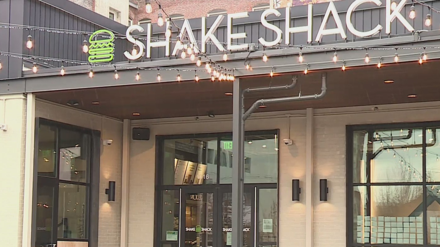 Shake Shack vandalized week before opening in downtown Portland – KOIN.com