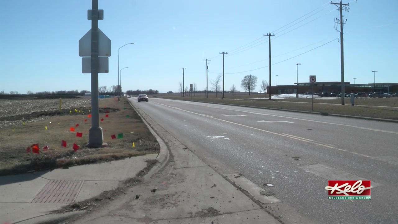 New roundabout going in at 95th and Western Ave – KELOLAND.com