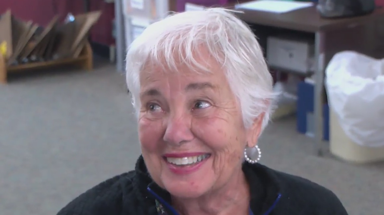 Golden Apple: Congratulations to Mrs. Barbara Cain! – RochesterFirst