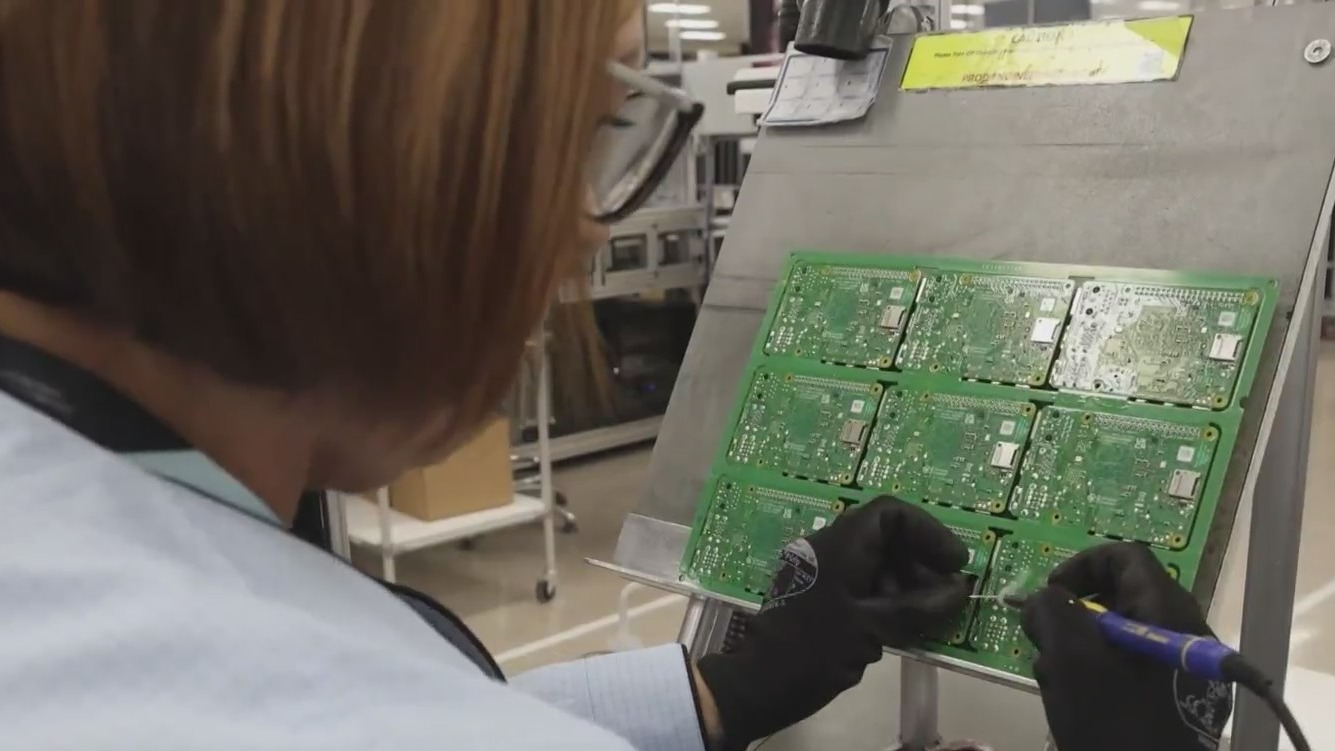 US grants $1.5B to GlobalFoundries for chip production expansion | Morning in America – NewsNation