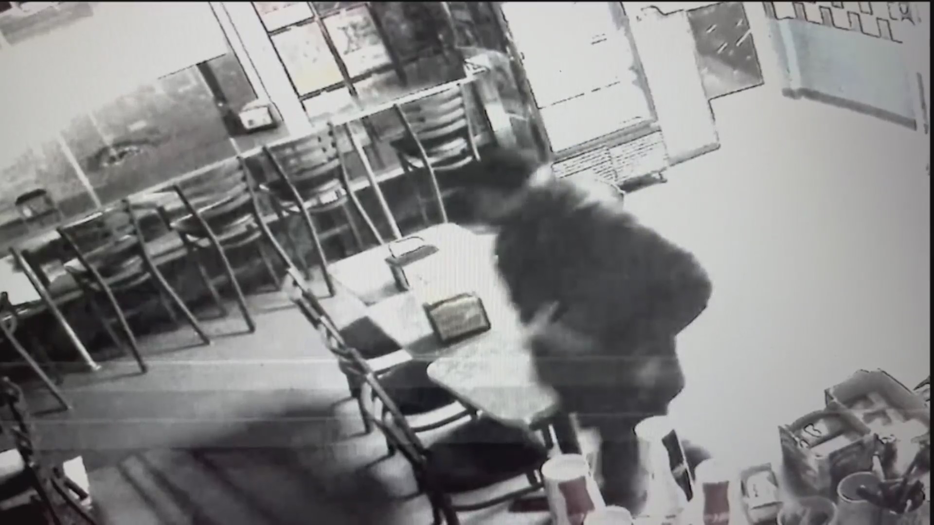 Caught On Camera Burglar Breaks Into Lakewood Restaurant Fox31 Denver