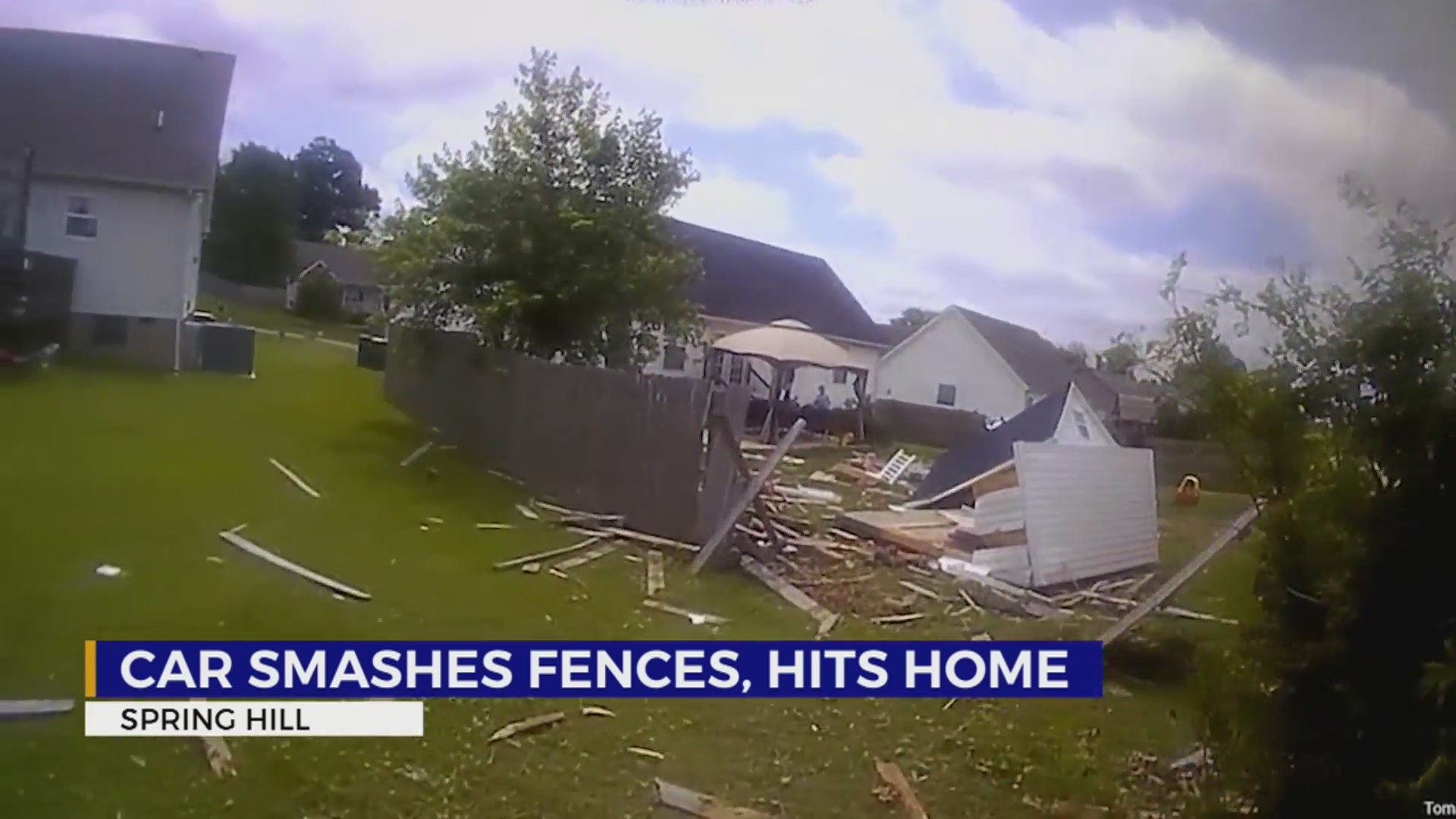 Car smashes fences, hits Spring Hill home – WKRN News 2