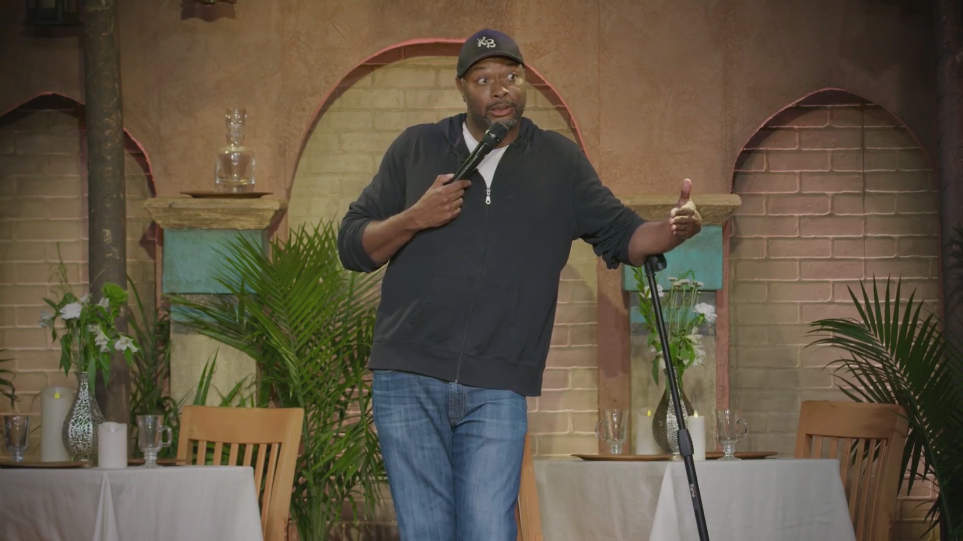 Comedian Kevin Bozeman at the St. Louis Funnybone – FOX 2