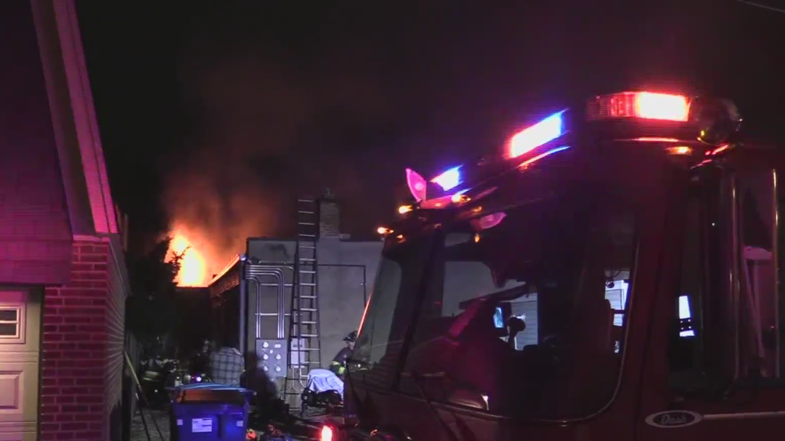 Emergency crews battle building fire in Evanston – WGN-TV