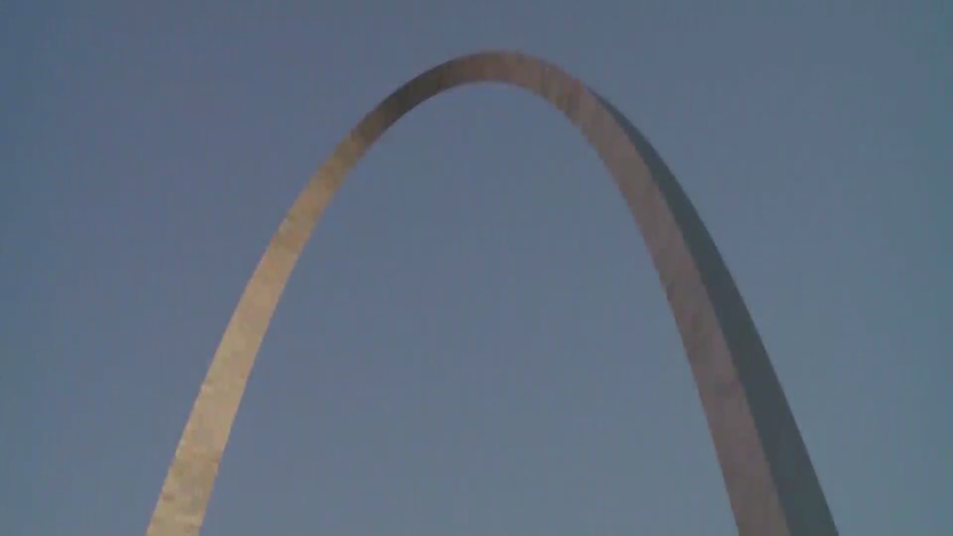 Lights back on at Gateway Arch tonight as birds fly north for spring ...