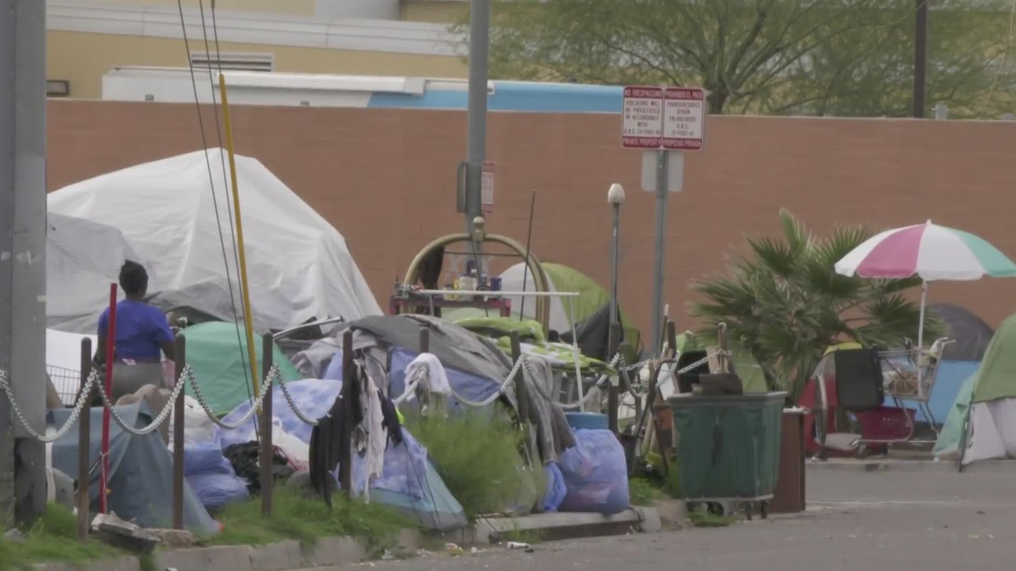 Homeless encampments overwhelm Phoenix, Arizona | Rush Hour – NewsNation