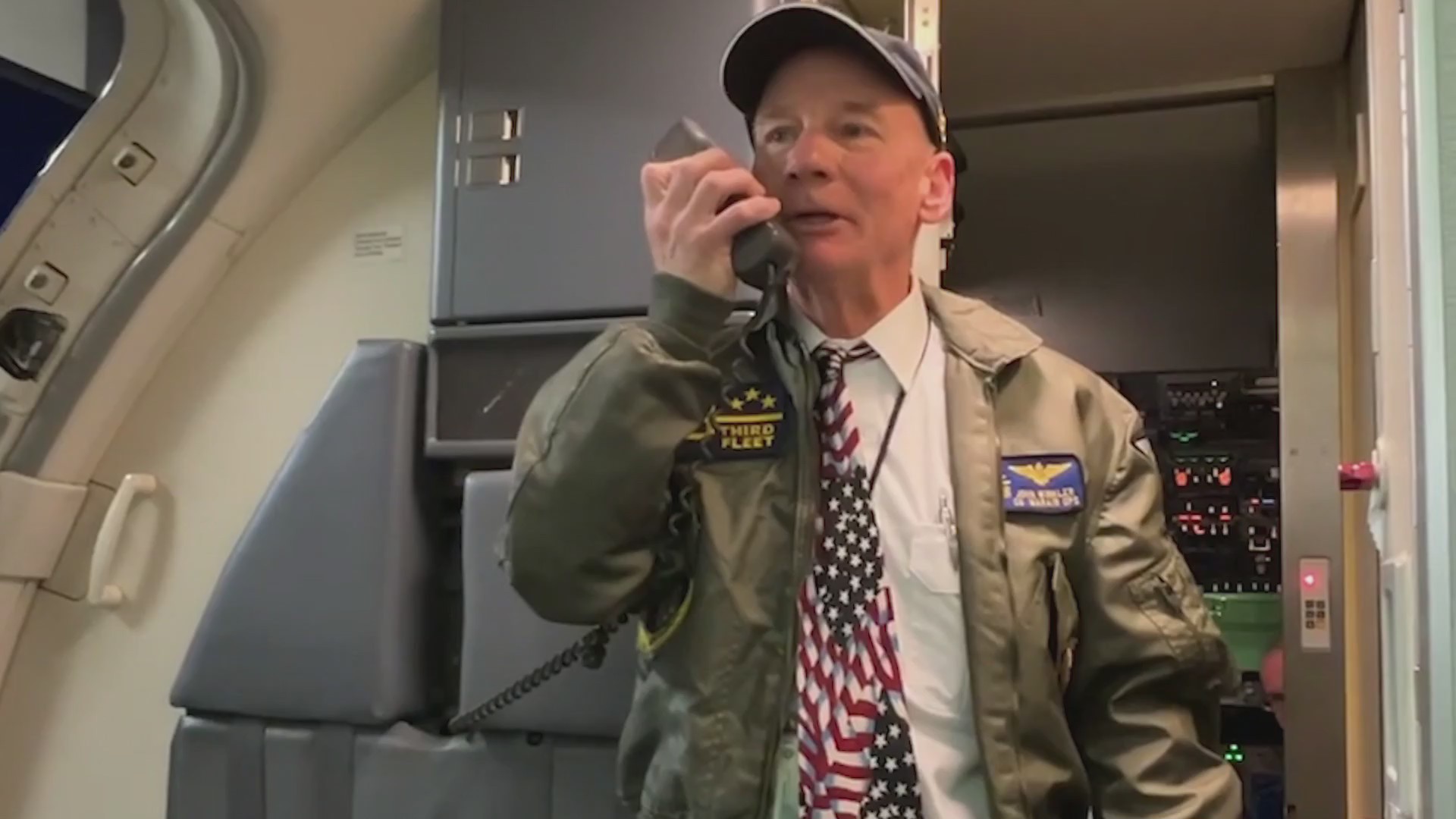 Special treat for Honor Flight pilot – FOX 2