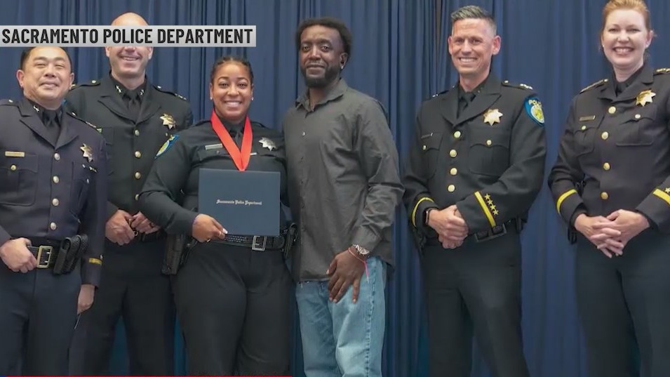Sacramento police officer receives lifesaving award for her efforts ...