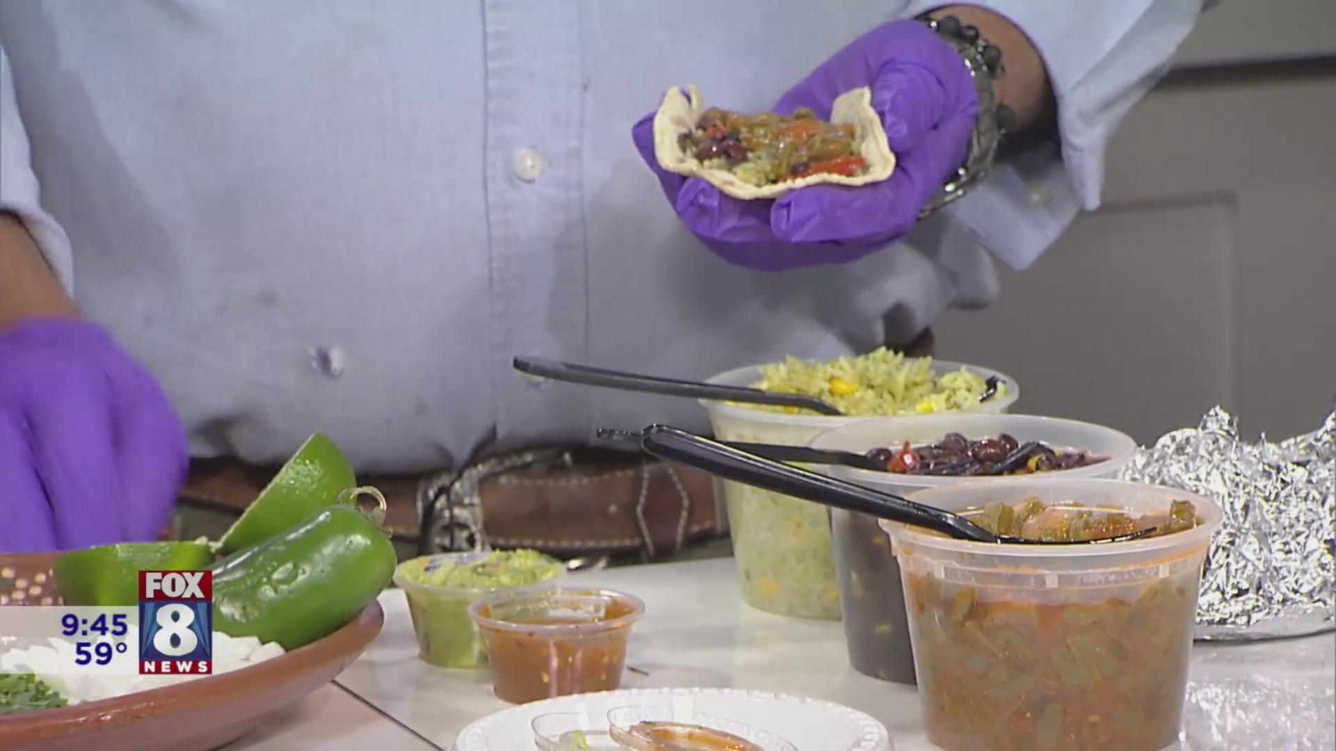 Anchors try the tacos made famous by shoutout from Lizzo – Fox 8 ...