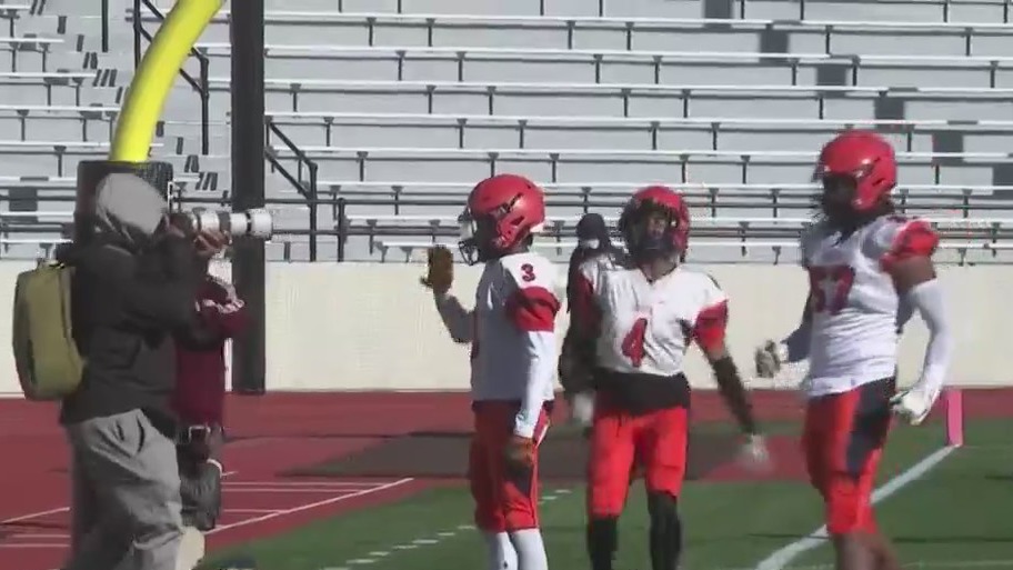 Thanksgiving football returns to Hinchliffe Stadium – PIX11