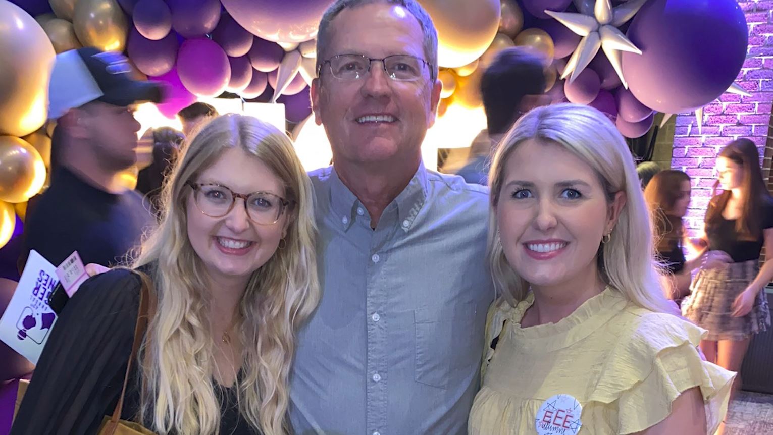 Dave Van Horn’s daughters brag on their dad! – KNWA FOX24