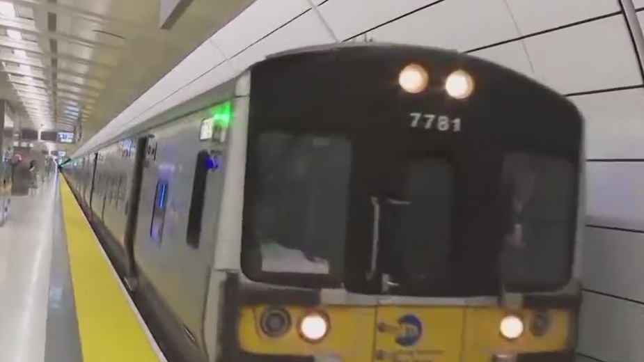 MTA upgrades cell service in LIRR tunnels, terminals – PIX11
