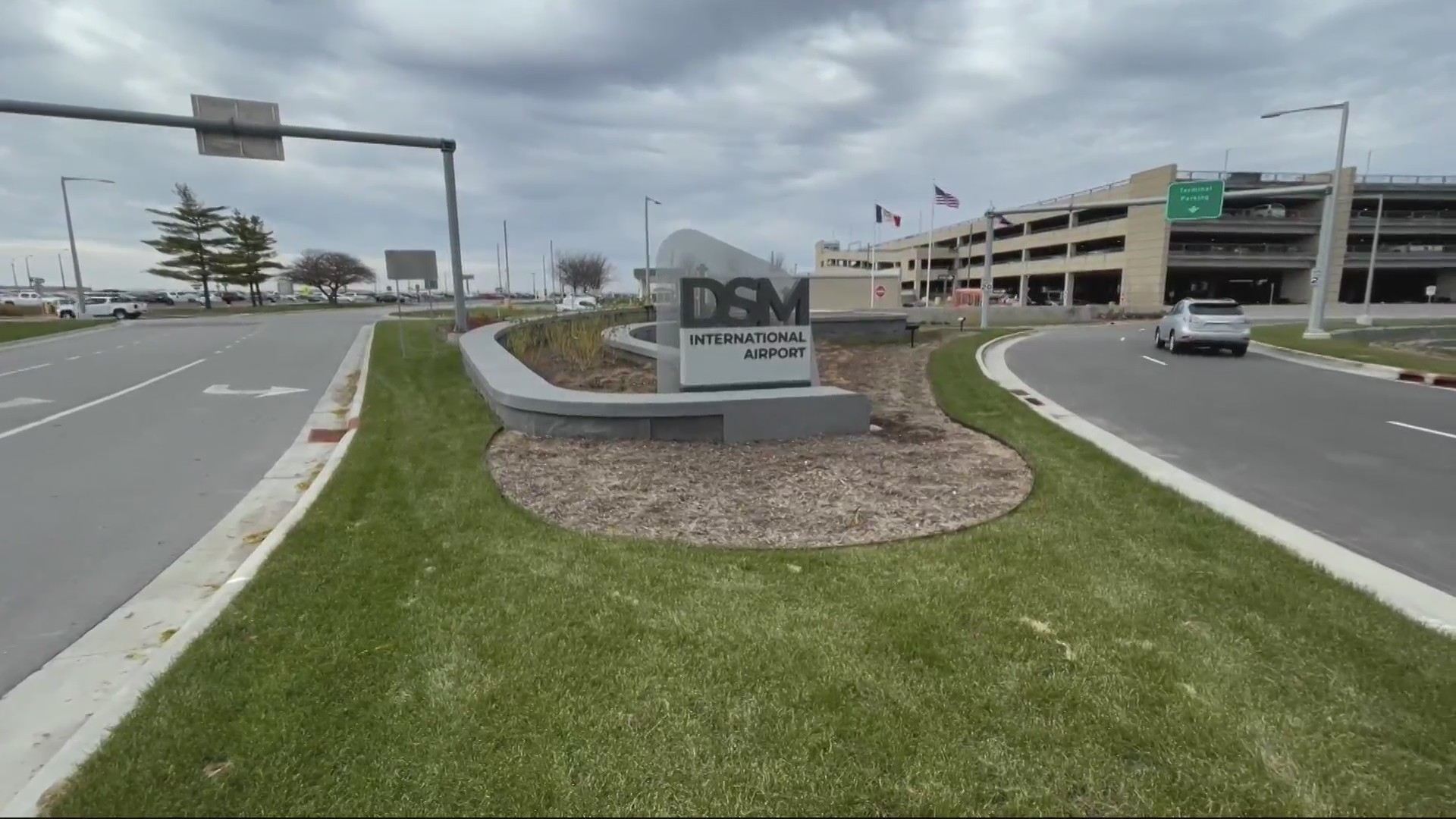 DSM Airport Authority requests $350 million bond referendum for ...