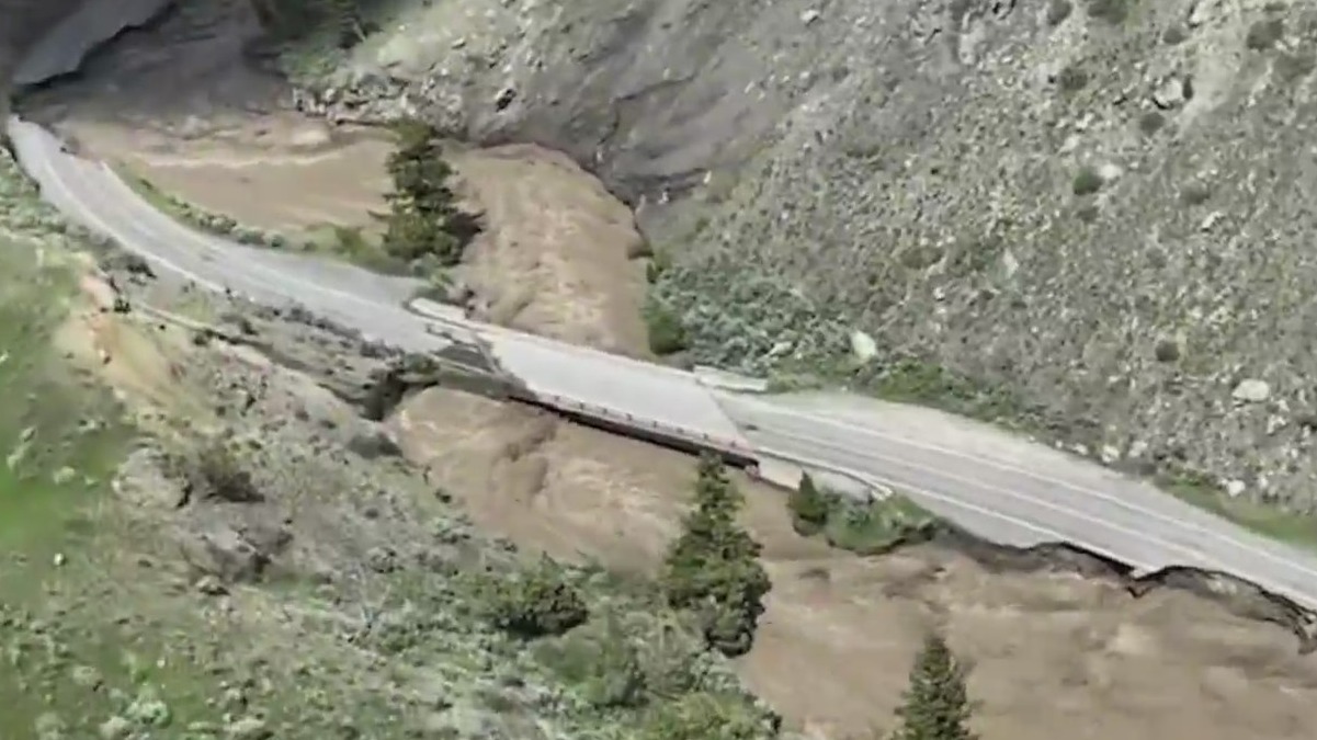 Yellowstone closes amid flooding, mudslides – FOX31 Denver