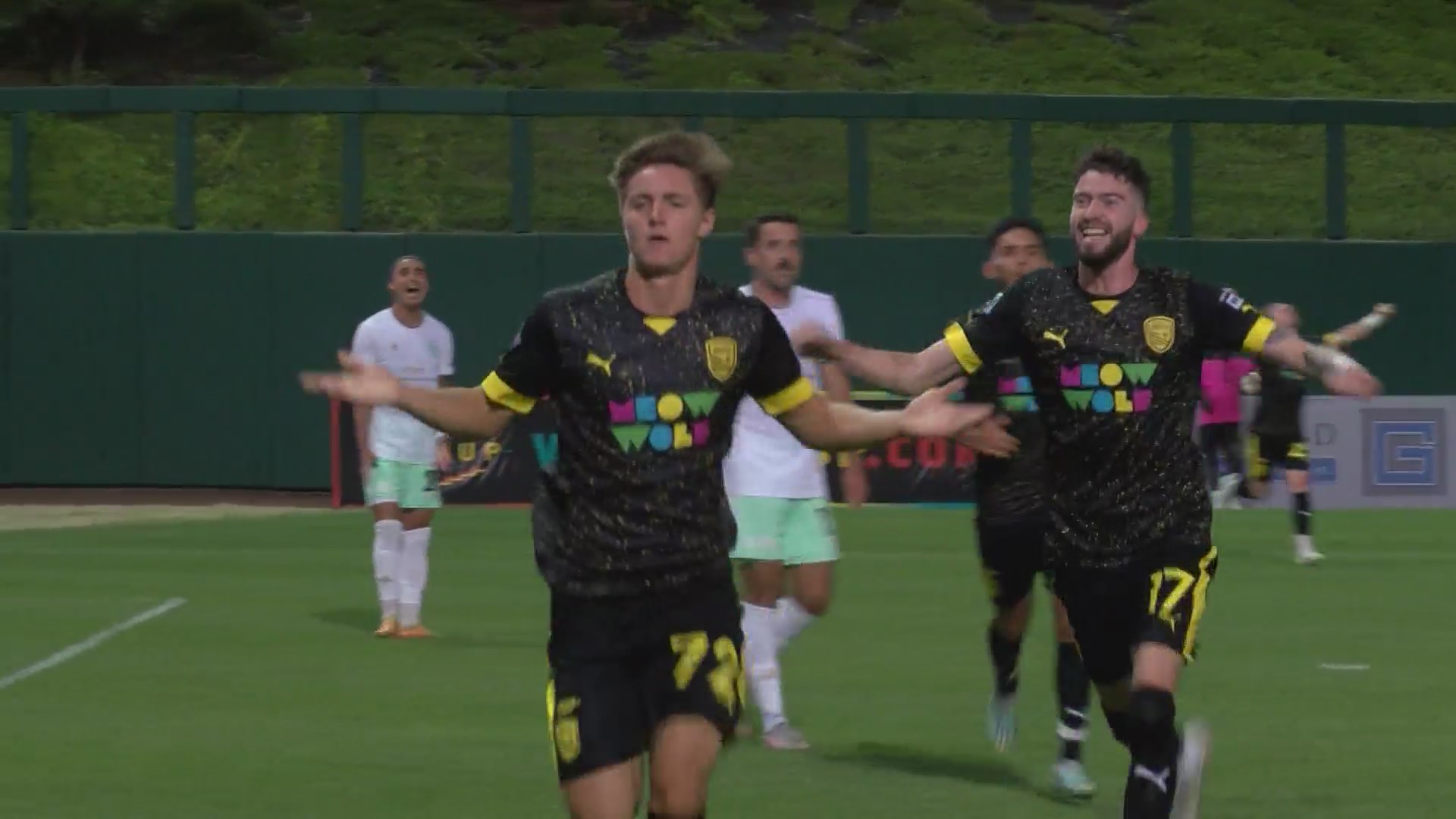 Alex Waggoner continues to shine in his first season with New Mexico ...