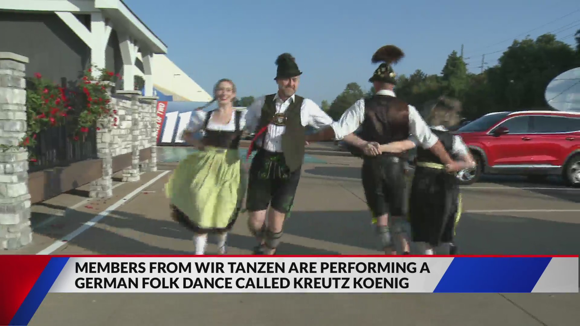 Members of Wir Tanzen perform German folk dance – FOX 2