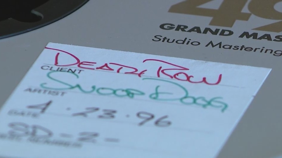 Buyers of storage unit find tapes, belongings that may have ties to MC ...