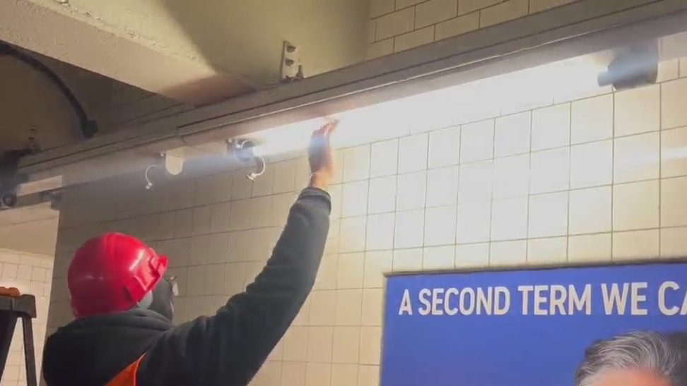 MTA converting subway lights from fluorescent to LED – PIX11