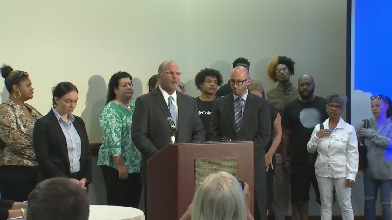 FULL CONFERENCE: Family of Donovan Lewis make first comments on his ...