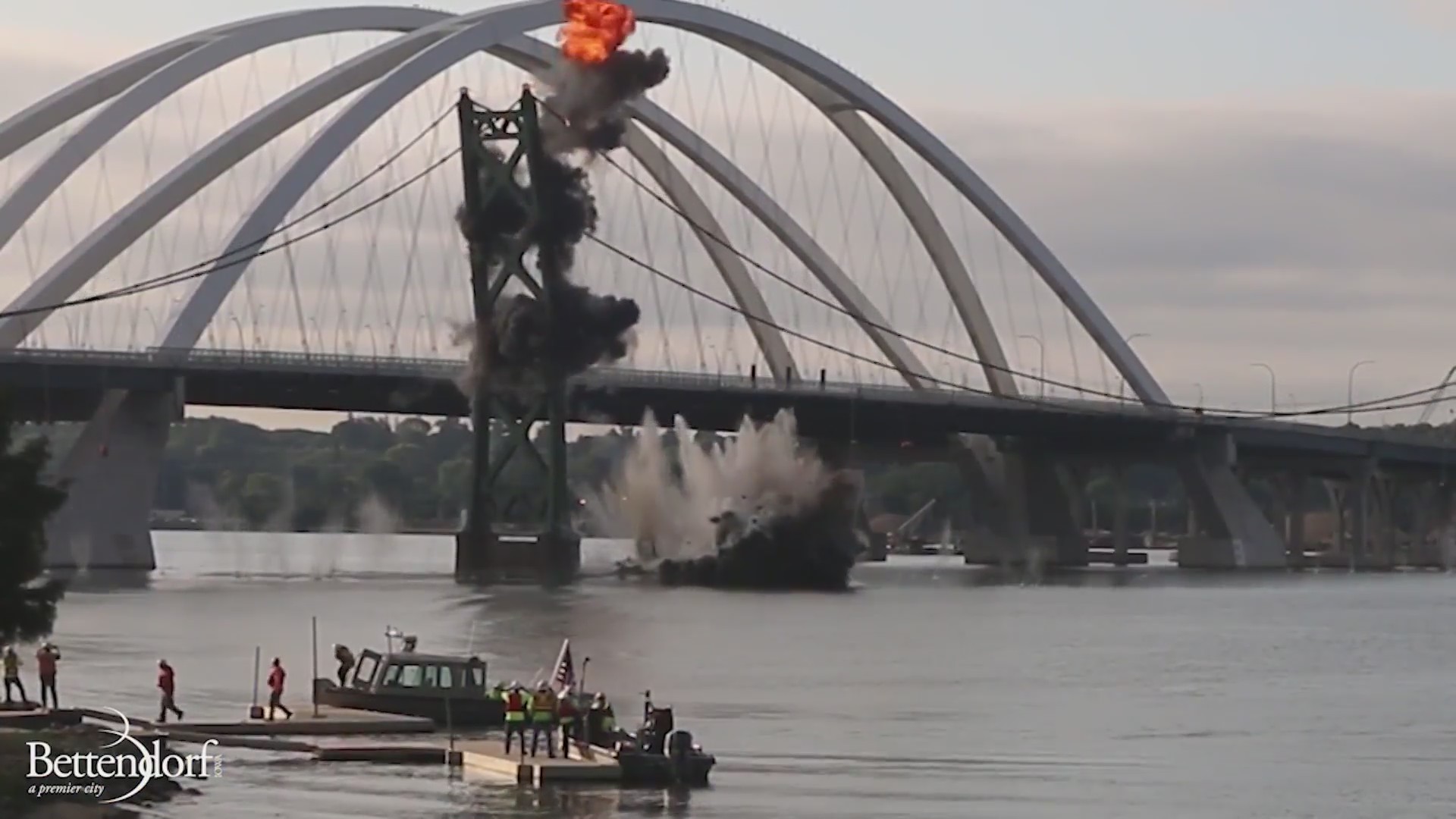 Controlled explosion brings down historic Illinois bridge – MyStateline ...