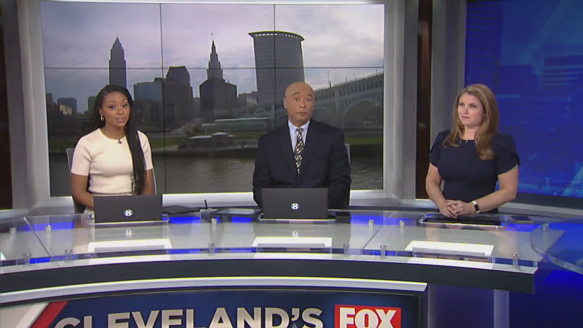 Meteorologist Jenn Harcher stops by local school to celebrate Earth Day ...