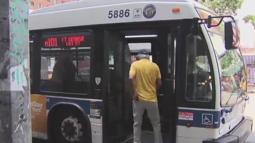 MTA tests new protective partitions for bus operators – PIX11