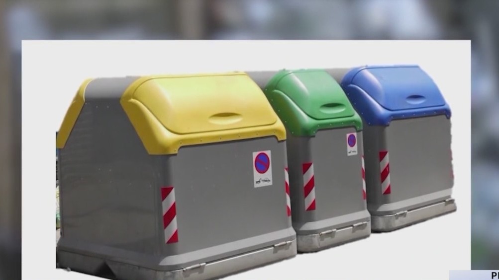 New proposal forces NYC restaurants to put trash in cans with sealed ...