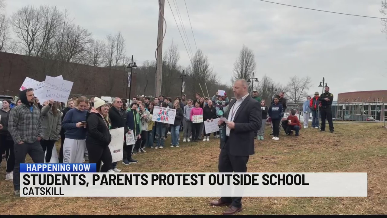 Students, parents protest outside school in Catskill – NEWS10 ABC