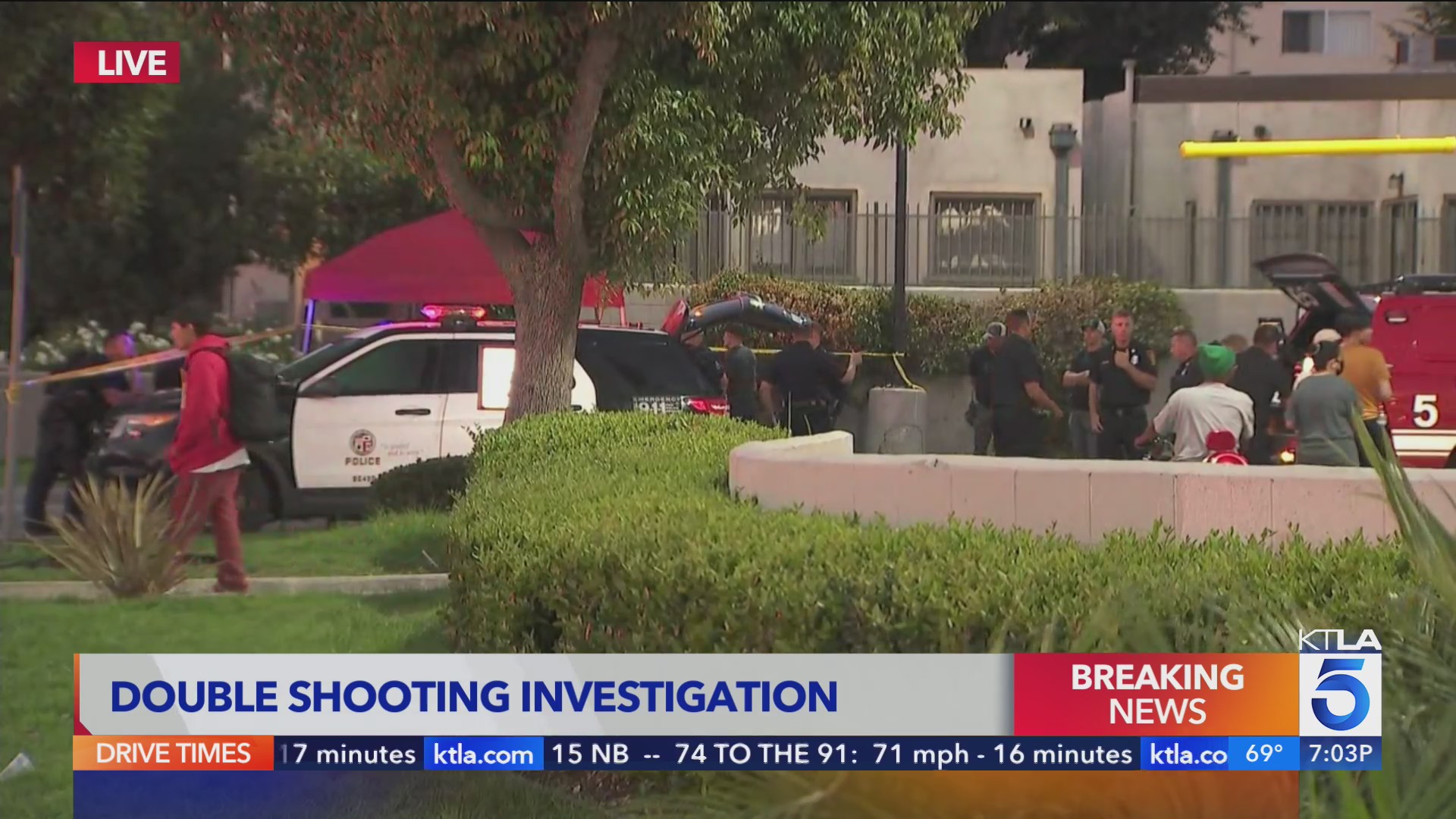 SWAT on the scene of a barricade situation in East Hollywood – KTLA