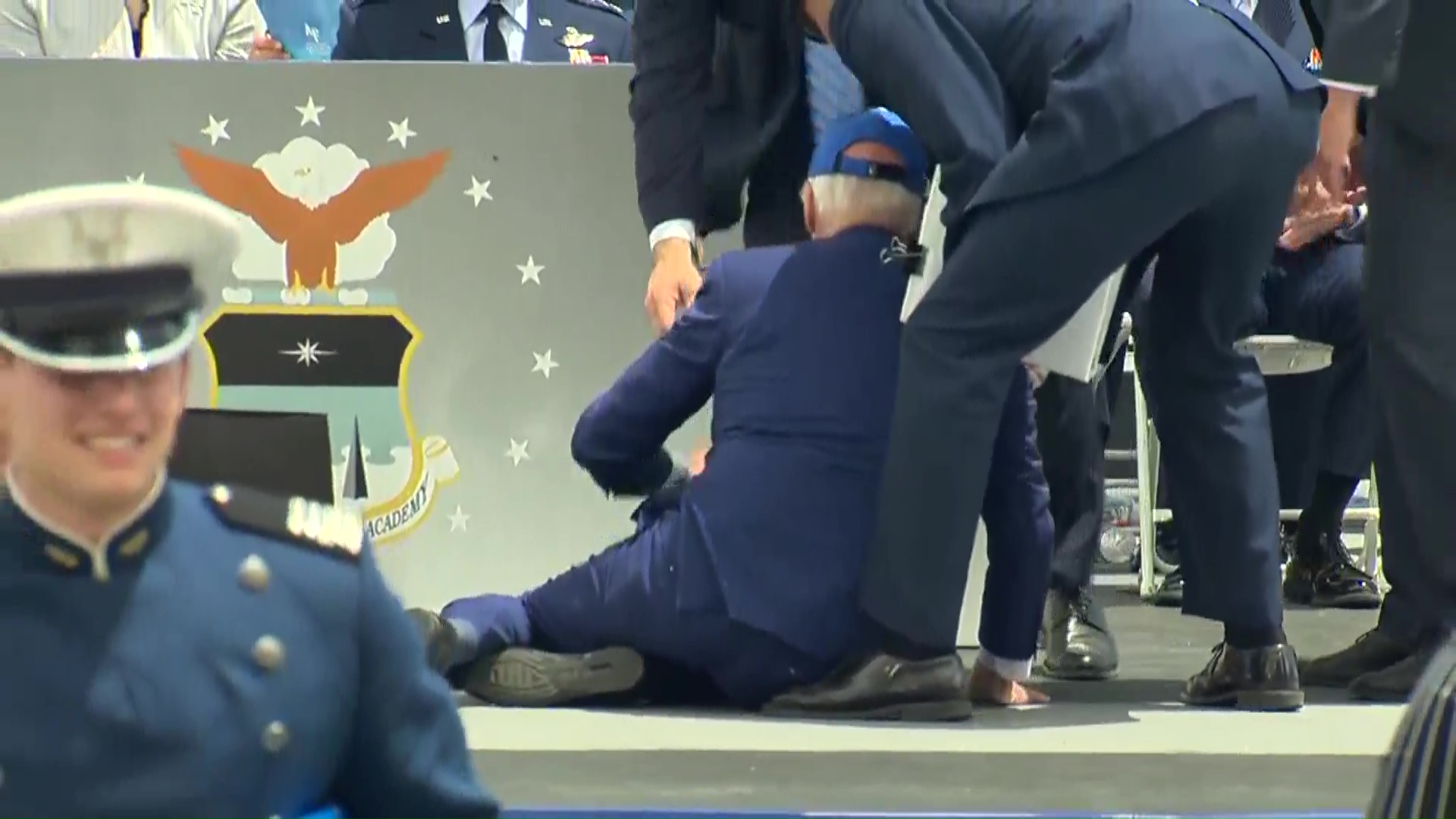 President Biden Falls At Air Force Academy Graduation Fox31 Denver