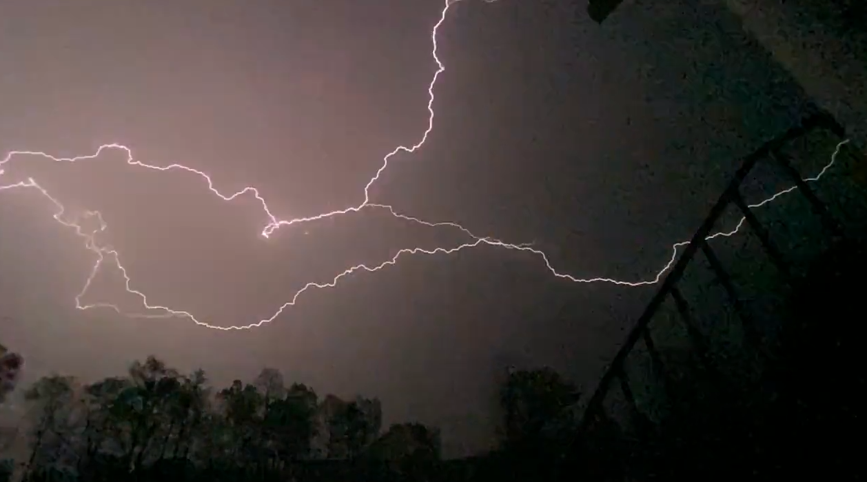 Lightning Flashes Across Virginia Sky During Thunderstorm – WNCT