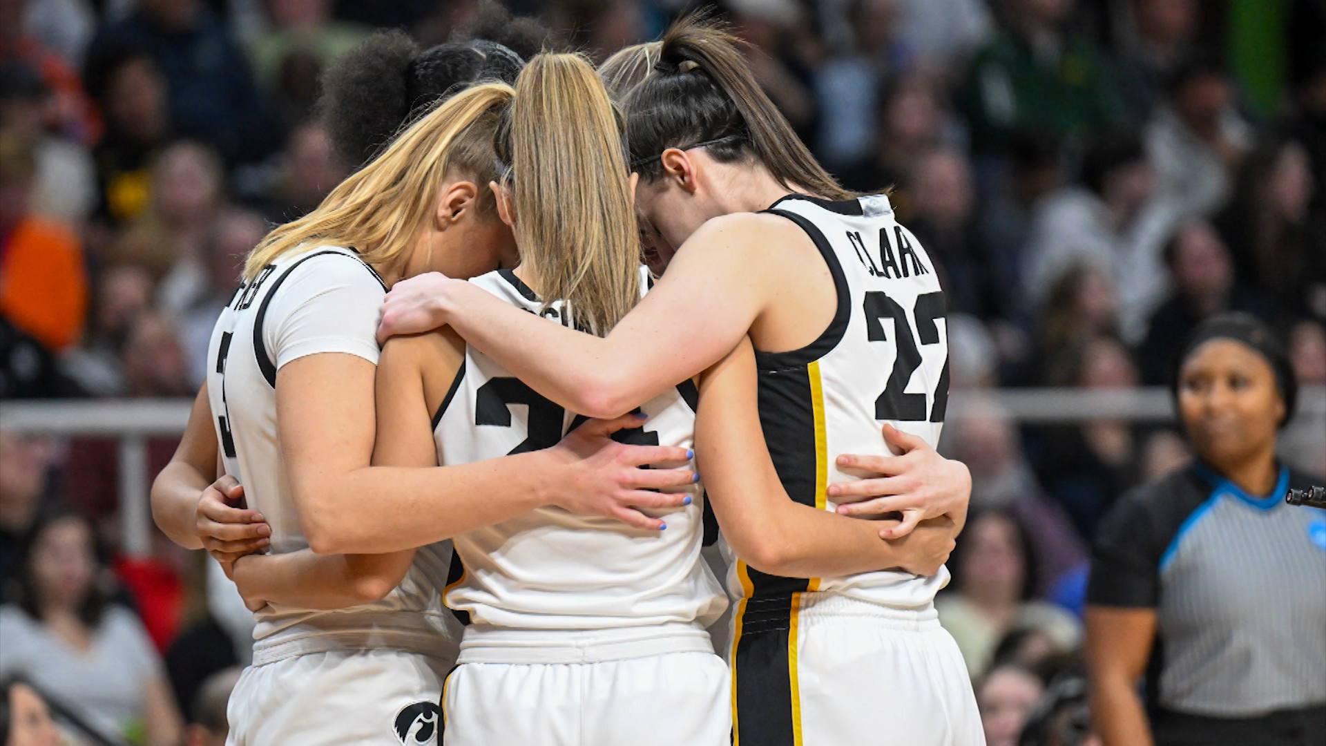 Iowa rides Clark, but supporting cast pivotal – who13.com